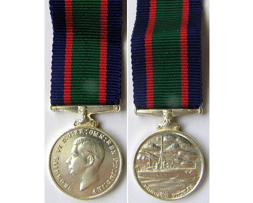 MIN1952. Miniature RNZ Naval Volunteer Reserve L/S G/C, GVIR Obv ...